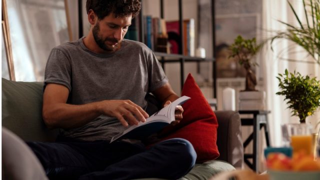 ¿Qué tipos de narrador existen? Características y ejemplos | UNIR