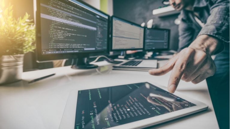 ¿Qué es un full stack developer? Funciones y requisitos | UNIR
