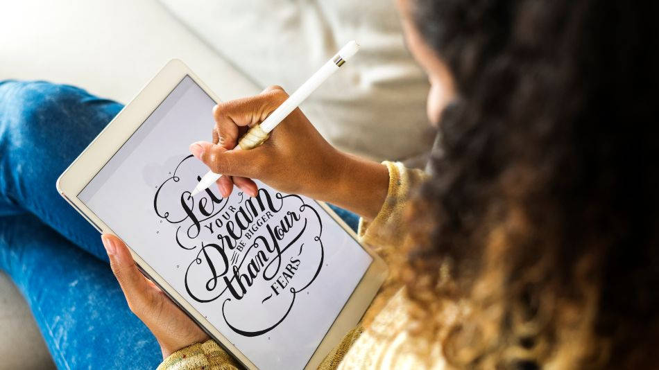 Estudiar lettering: escribe tu futuro con buena letra | UNIR
