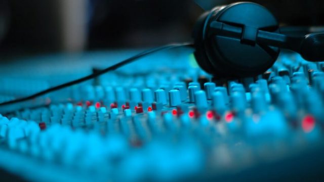 El productor musical: sus funciones y qué estudiar para serlo