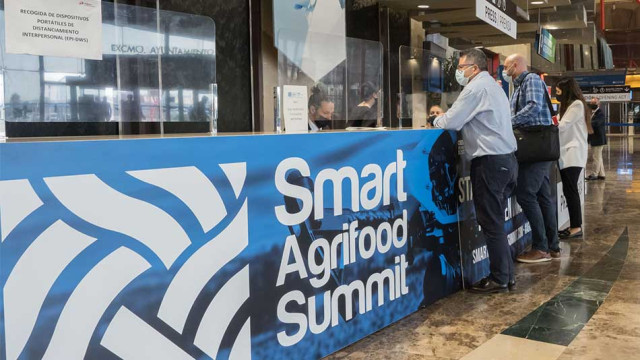 UNIR promueve la formación para digitalizar empresas agroalimentarias en el Smart Summit ...