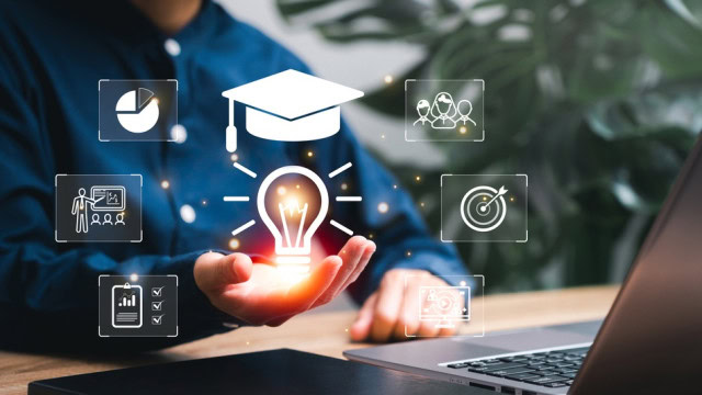 ¿Qué es la educación a distancia y cómo funciona? Pros y contras | UNIR